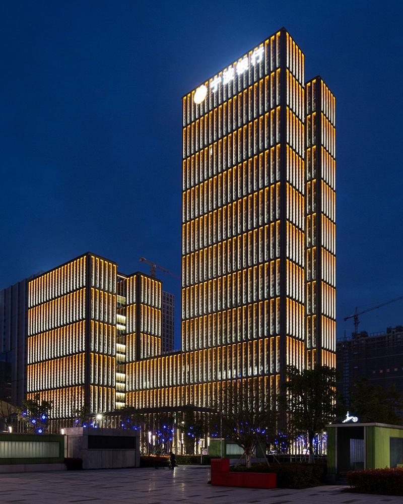 Bank Media Facade Lighting Illumination Project - Buy media led lights ...